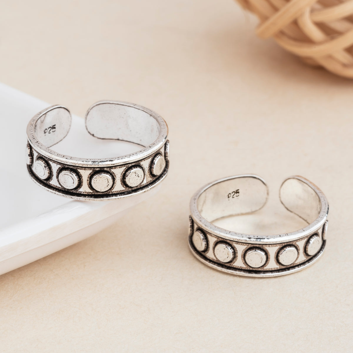 Silver Sacred Circles Toe Ring | Silversheen